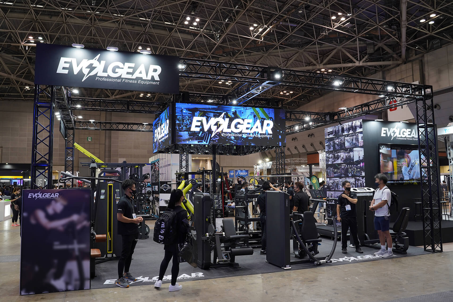 EVOLGEAR様｜導入事例｜デジタルサイネージ｜株式会社NSS