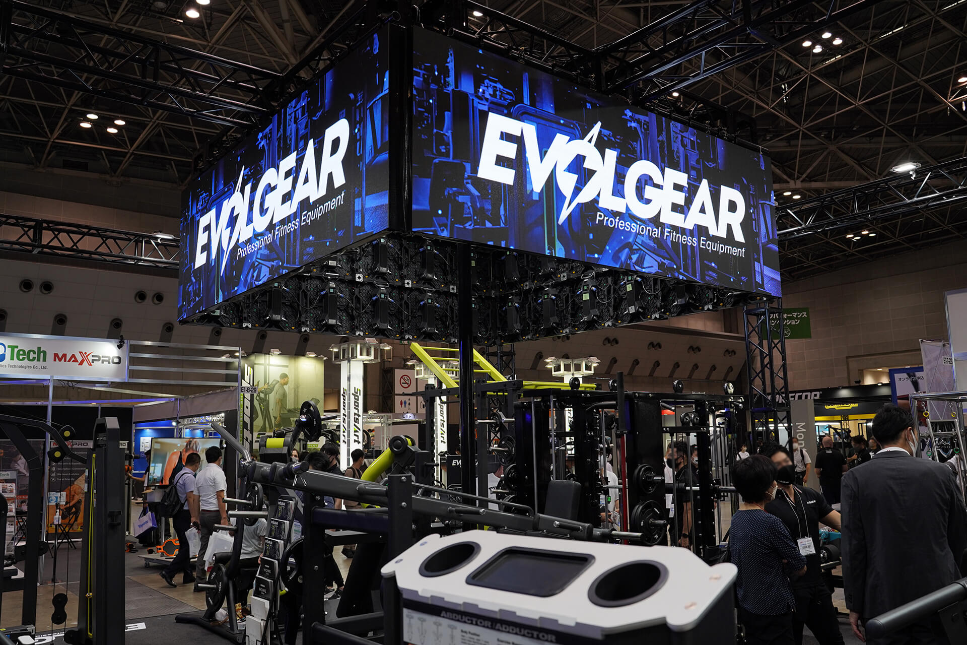 EVOLGEAR様｜導入事例｜デジタルサイネージ｜株式会社NSS