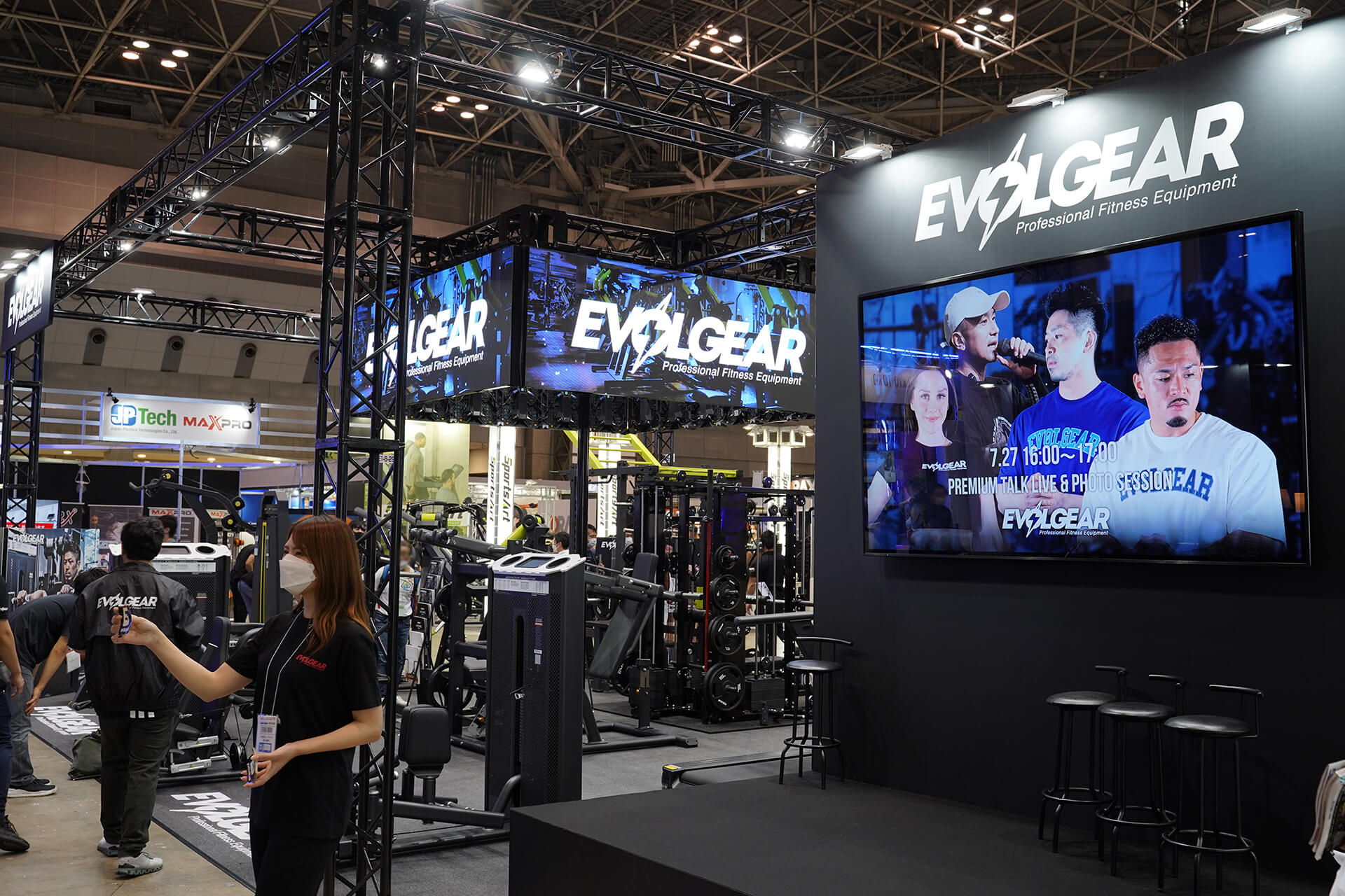 EVOLGEAR様｜導入事例｜デジタルサイネージ｜株式会社NSS